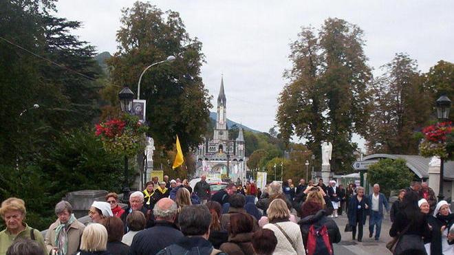 Da uno a tre aerei per il pellegrinaggio “ Lourdes in giornata” Da uno a tre aerei per il pellegrinaggio “ Lourdes in giornata”